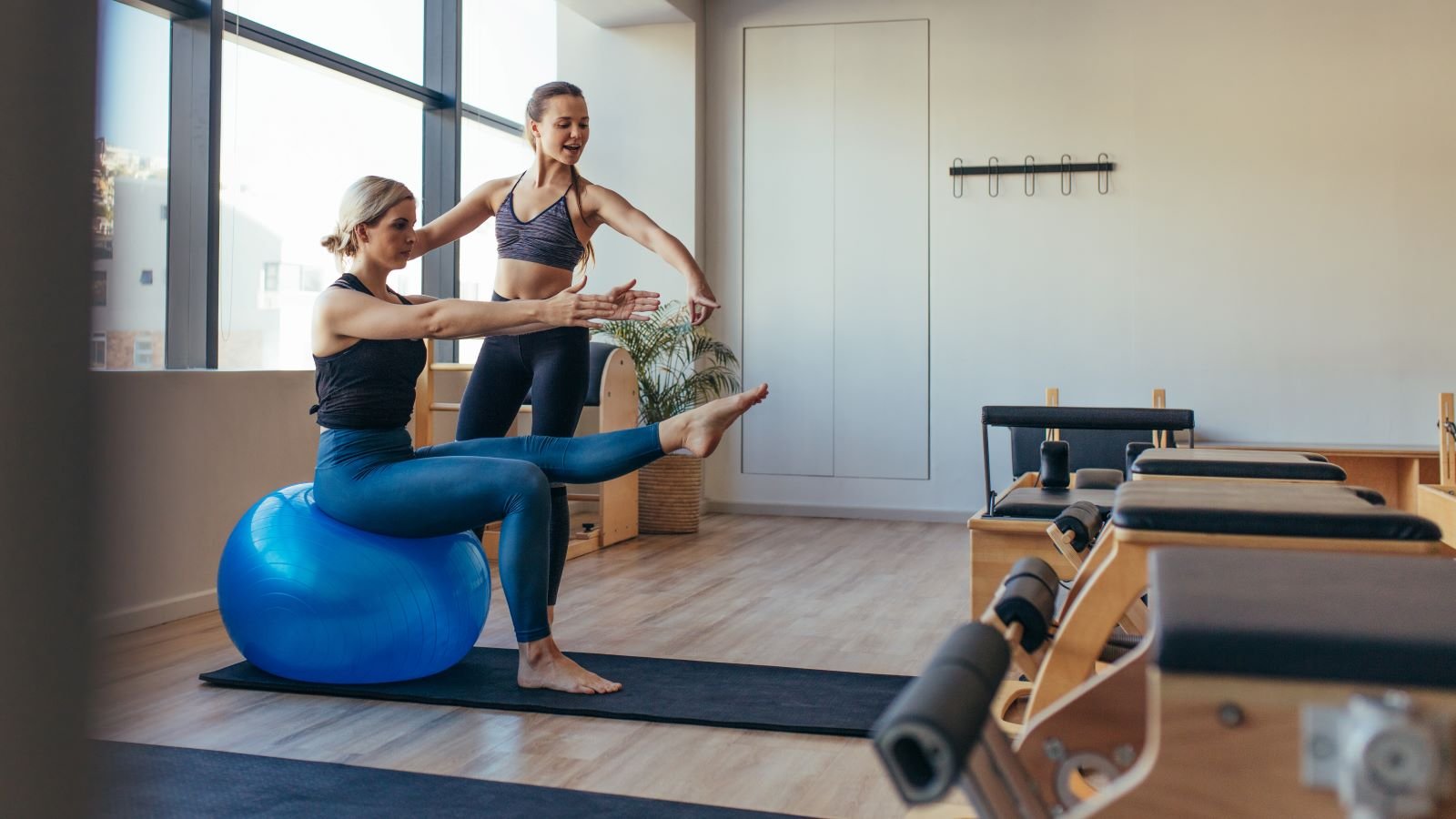 Pilates exercises for shoulder pain: 15 effective ways to reduce ...